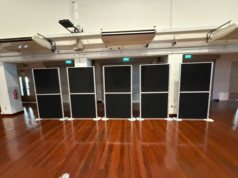 Clip and Pole Panel System - New Wave Display